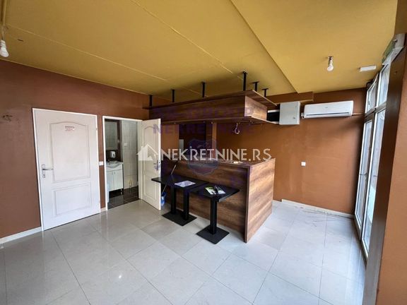 Višenamenski lokal 99m2 Salajka