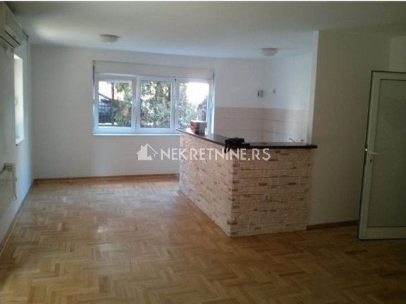 Stan kod Kluza 70 m2 sa terasom 100 m2 i parkingom