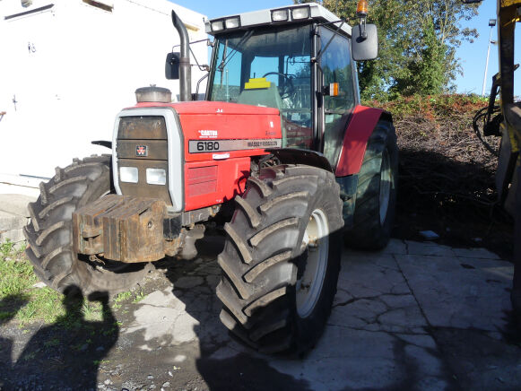 Prodaje se Massey Ferguson 6180-4 traktor točkaš na aukciji