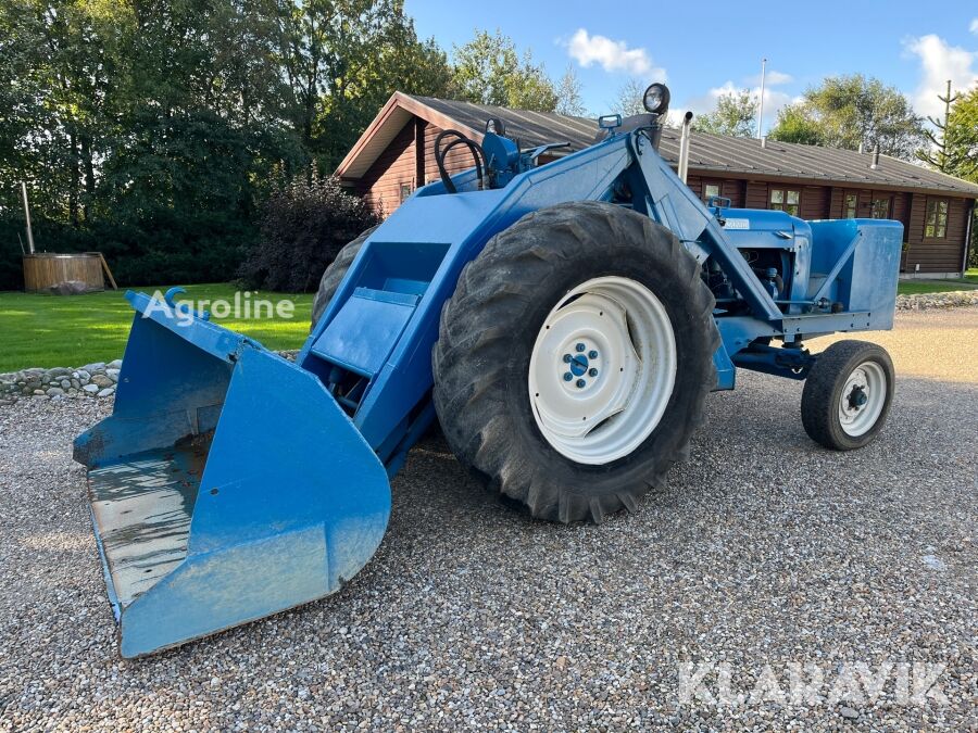 Prodaje se Fordson Super Major traktor točkaš na aukciji