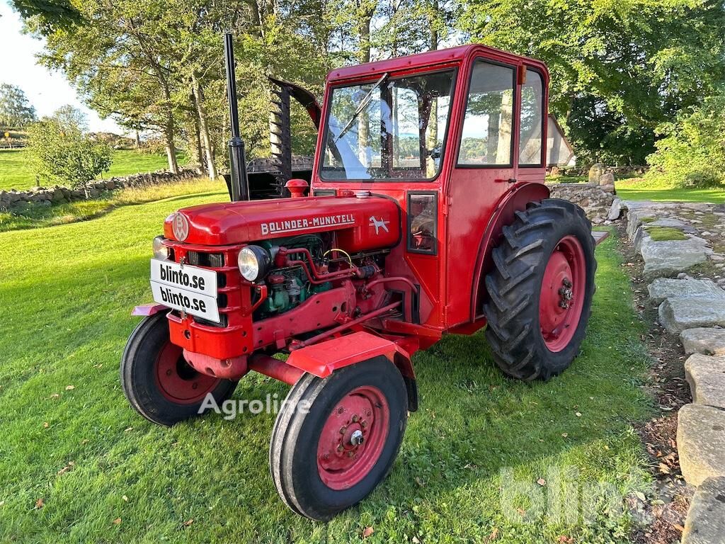 Prodaje se Volvo 425 traktor točkaš na aukciji