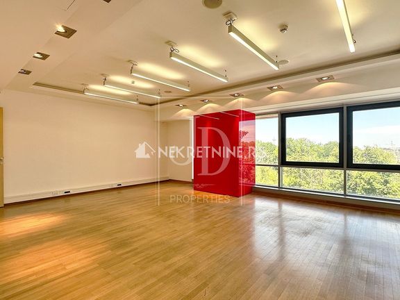 Izdavanje poslovnog prostora,Novi Beograd,300 -3800 m²parking