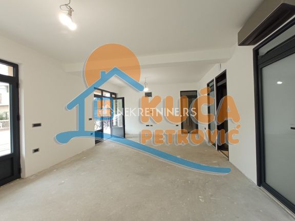 Izdaje se prizemlje kuće u Duvaništu, 70m2