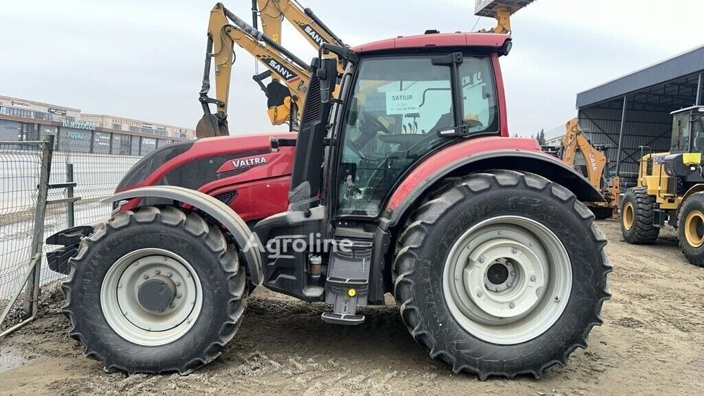 Valtra T235A traktor točkaš