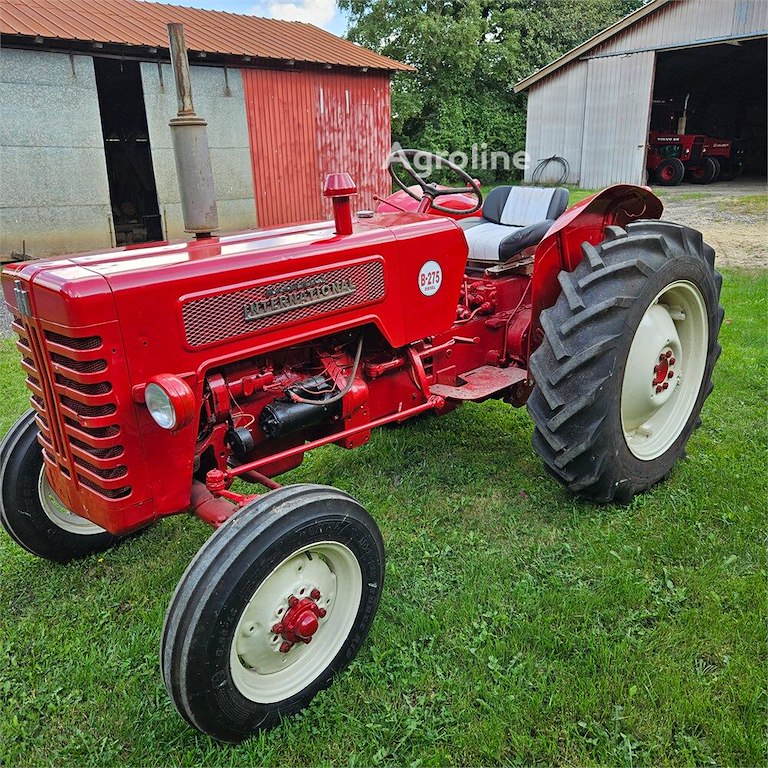 Prodaje se International Harvester IH B-275 mini traktor na aukciji