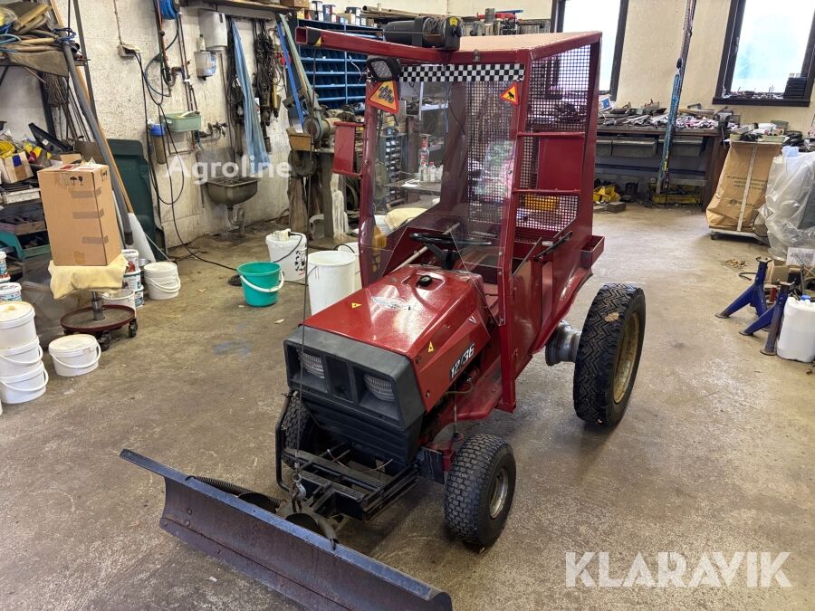 Prodaje se Trädgårdstraktor med plog traktor kosilica na aukciji