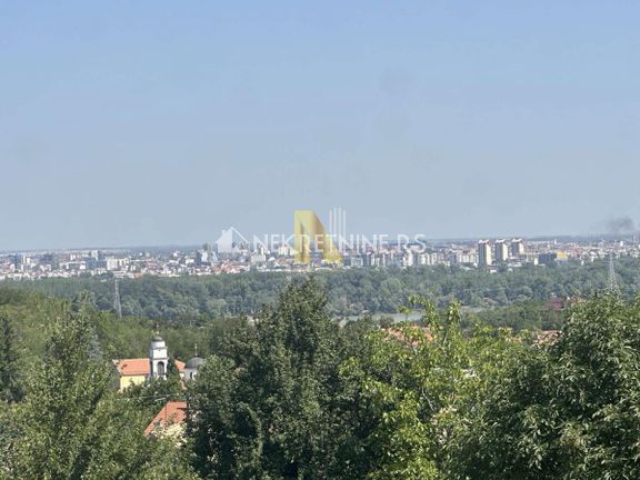 Novi Ledinci - panoramski pogled na Novi Sad, Dunav i Petrovaradinsku tvrđavu