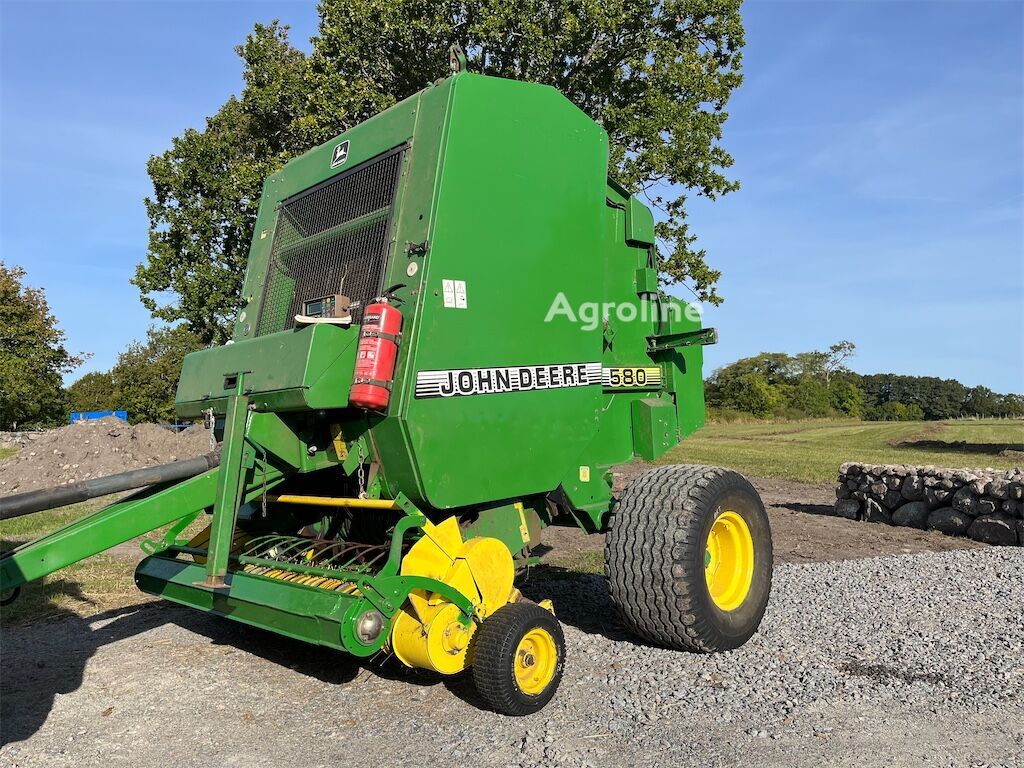 Prodaje se John Deere 580 balirku za okrugle bale na aukciji