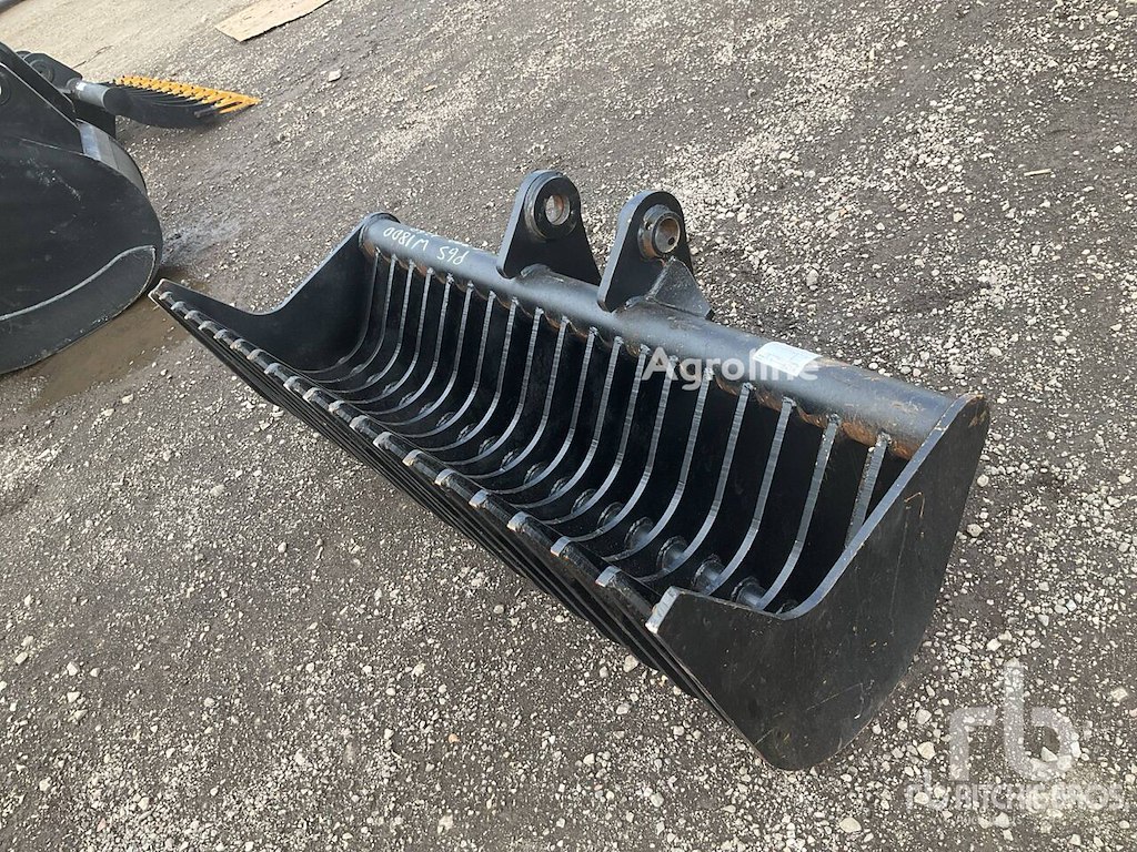 Prodaje se 1800 mm sakupljač sena na aukciji