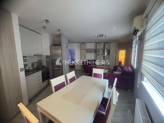 Trosoban stan za izdavanje, Obrenovac (Nemanjina), 350€, 52m²