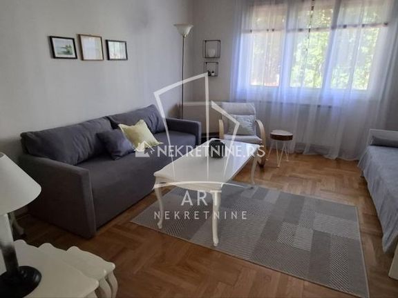 Idealna lokacija, mereno 50m2, sa velikom lođom ID#12353