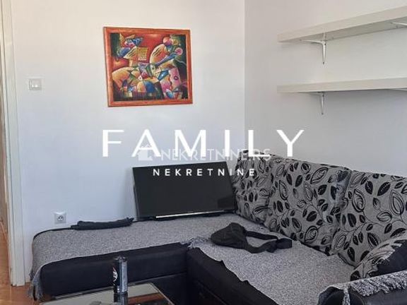 Moderan dvosoban stan – Pavla Papa, Novi Sad