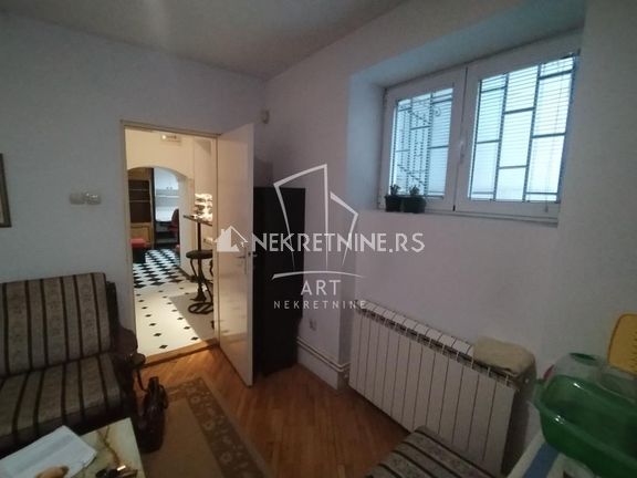 Slavija, dobra lokacija 55m2 ID#12027