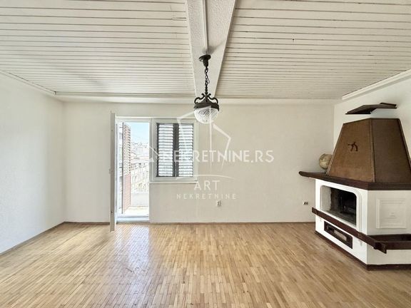 Odlična prilika, 2.0 stan sa velikom terasom i parkingom, mereno 92 m2 ID#11198