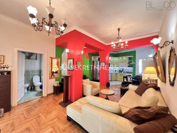 Elegantan salonac kod Botaničke bašte
