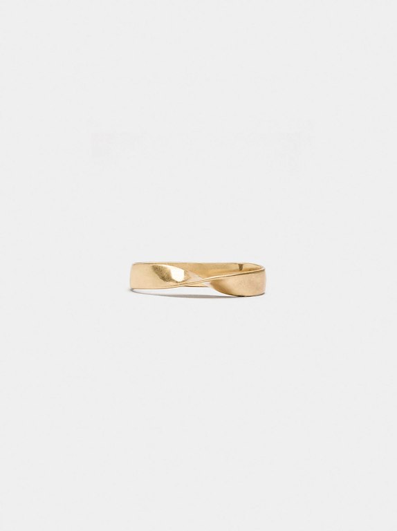 DOUBLE RING WITH TWISTED EFFECT