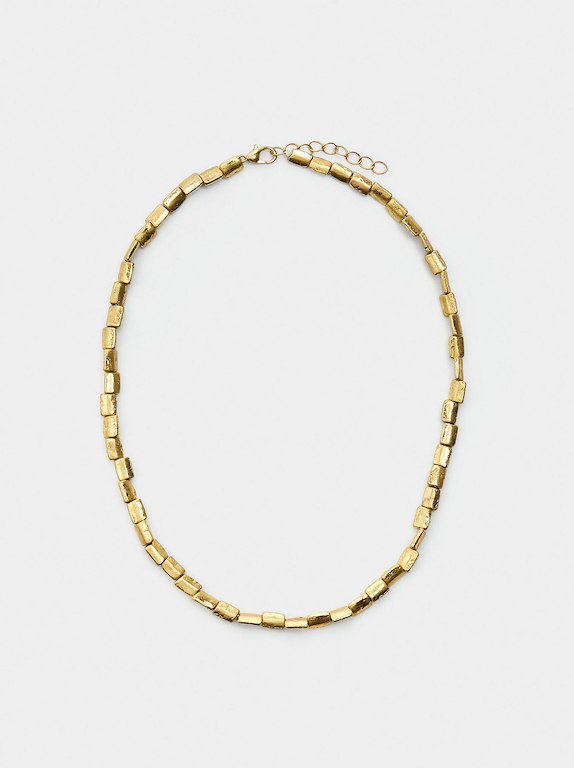 SHORT NECKLACE WITH FLAT RECTANGULAR BEADS