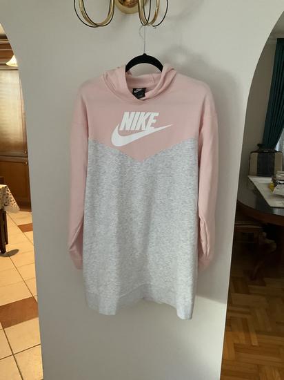 Nike duks haljina