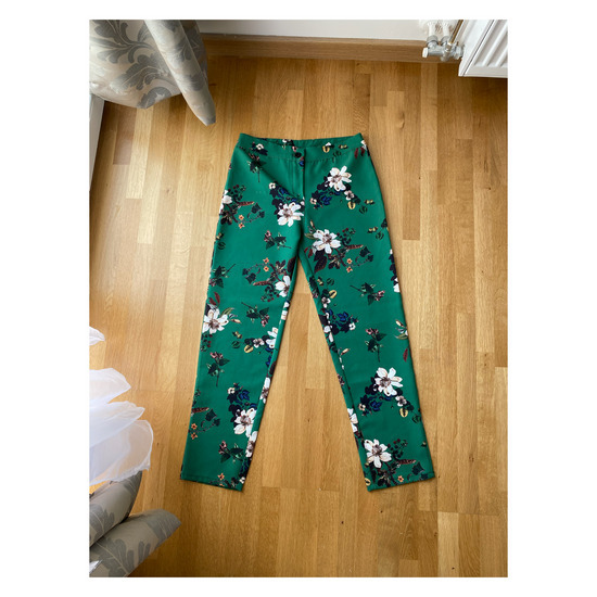 Cvetne pantalone 3/4
