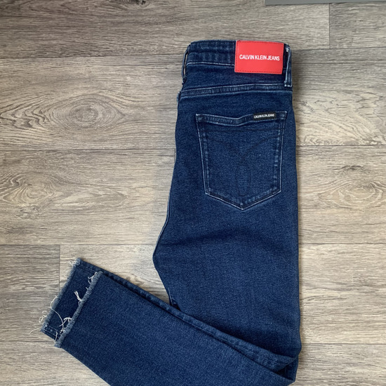Calvin Klein farmerice M