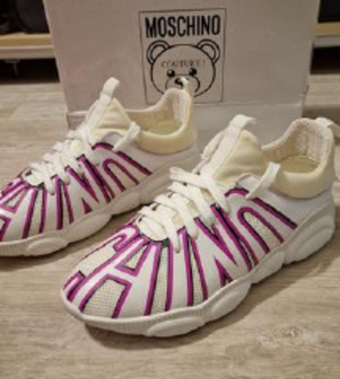 Moschino- nove sada 4500
