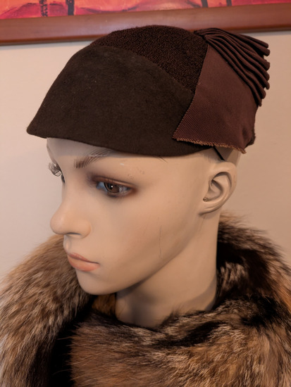 Total vintage fascinator 60'