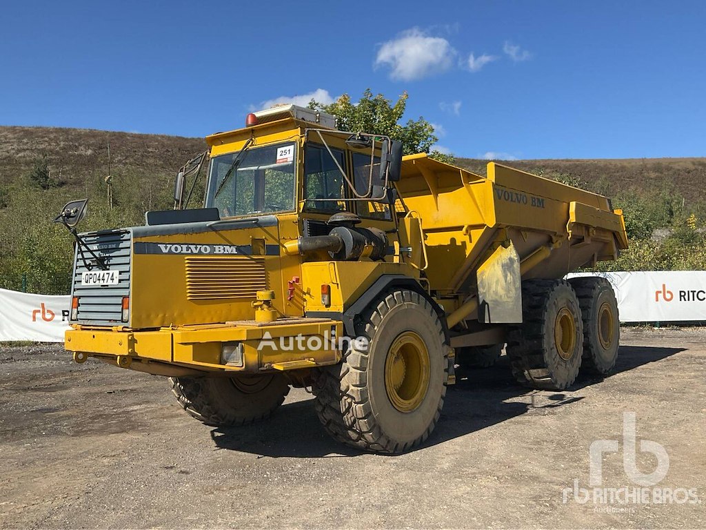 Prodaje se Volvo A25C kiper na aukciji