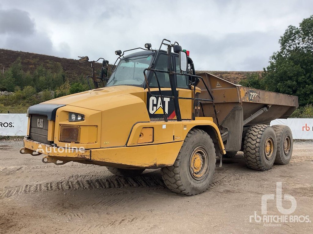 Prodaje se Caterpillar 725C kiper na aukciji