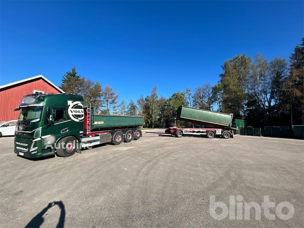 Prodaje se Volvo FM 84 TR kamion s ravnom platformom na aukciji
