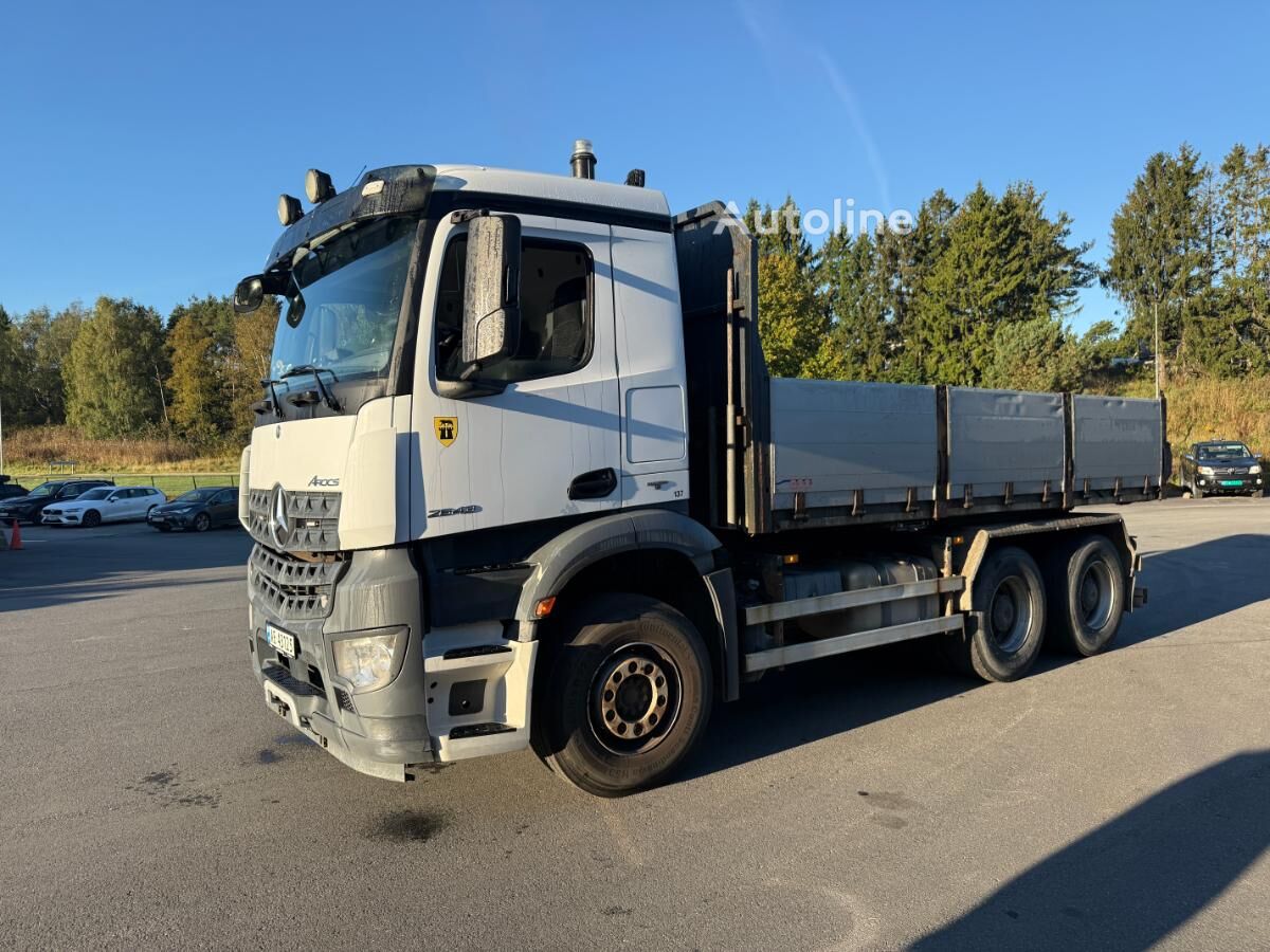 Prodaje se Mercedes-Benz 2651L AROCS 6X4 9640 kamion s ravnom platformom na aukciji