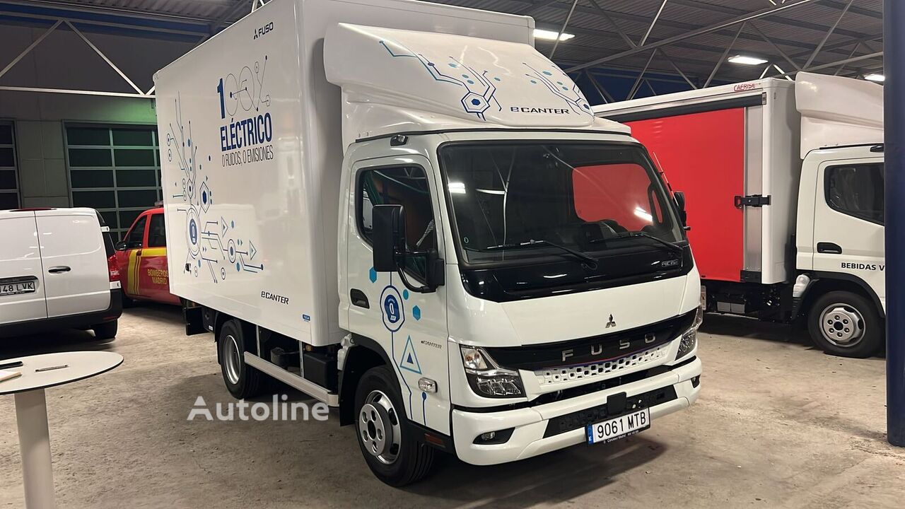 Novi Mitsubishi Fuso Canter kamion furgon