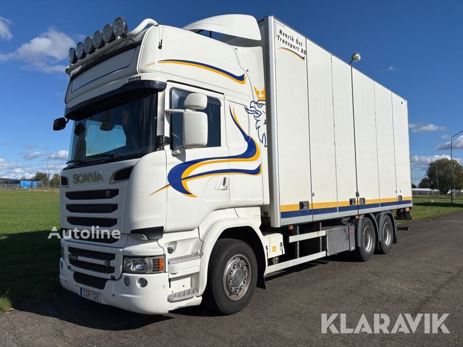 Prodaje se Scania R520 V8 6x4 kamion furgon na aukciji