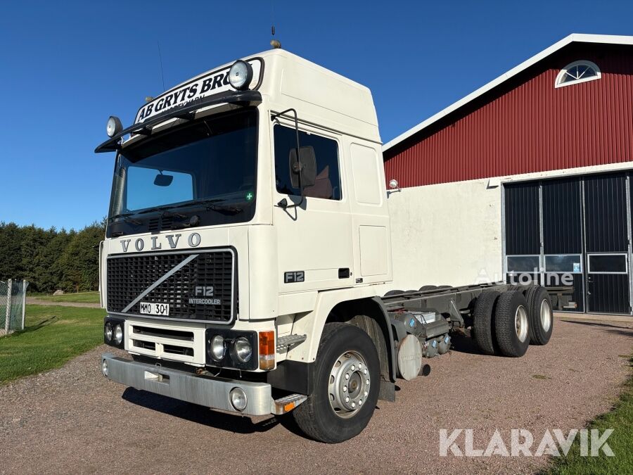 Prodaje se Volvo F12 kamion šasija na aukciji
