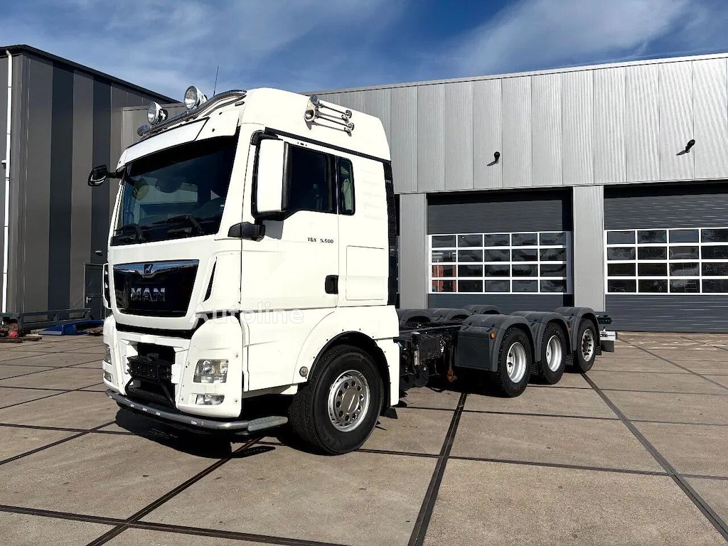 MAN TGX 35.500 8x4 chassis, euro 6, Retarder, steering + lift kamion šasija