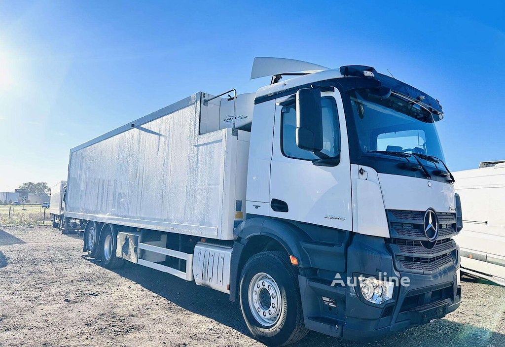 Mercedes-Benz Antos 2545 6x2 27T saldytuvas su liftu kamion hladnjača