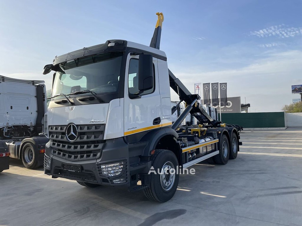 Novi Mercedes-Benz Arocs 2643 kamion rol kiper