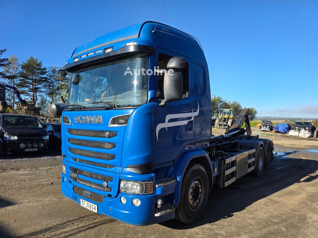 Prodaje se Scania R580 rol kiper sa kukom na aukciji