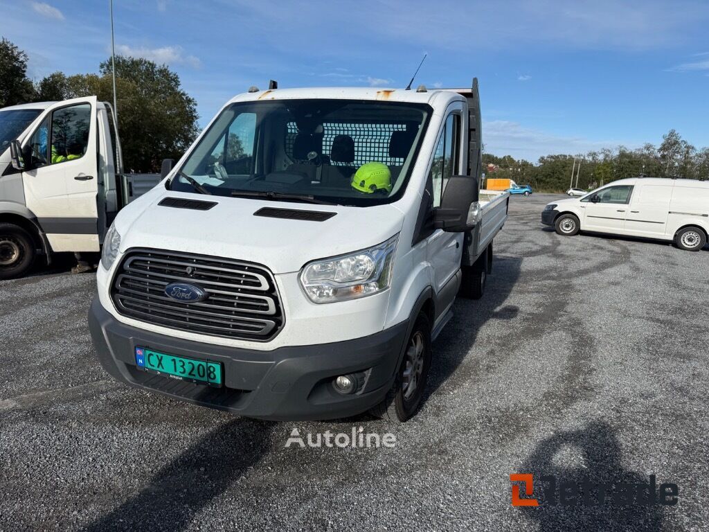 Prodaje se Ford Transit kamion s ravnom platformom < 3.5t na aukciji