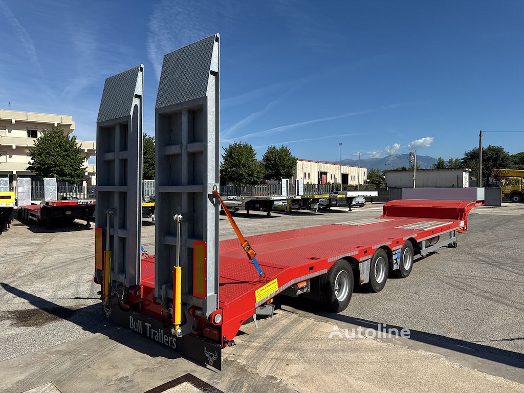 Nova Bull Trailers Taurus poluprikolica sa niskom platformom