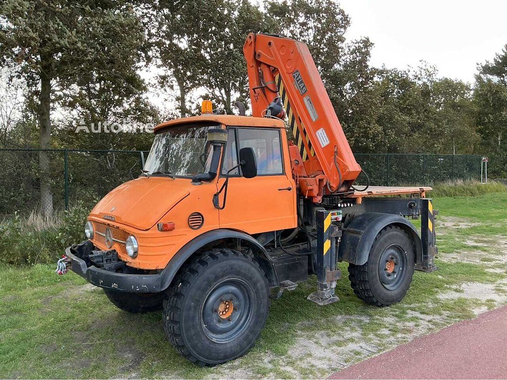 Prodaje se Mercedes-Benz Unimog 406 kamion platforme na aukciji