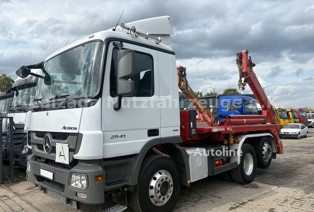 Mercedes-Benz Actros 2541 kamion autopodizač kontejnera