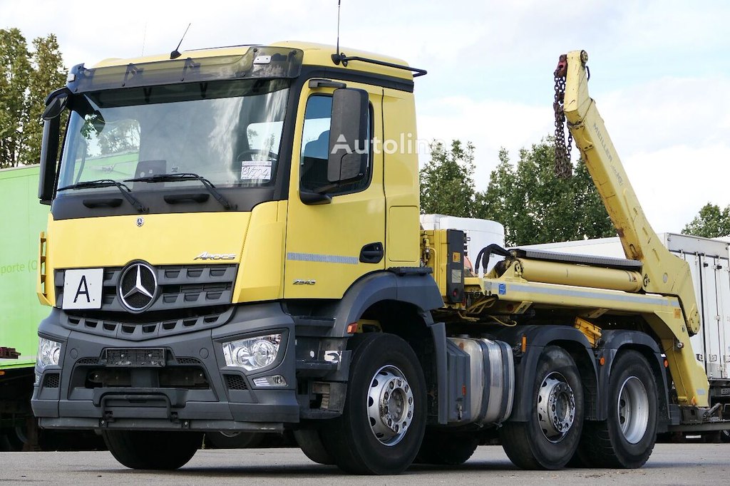 Mercedes-Benz AROCS 2543 kamion autopodizač kontejnera