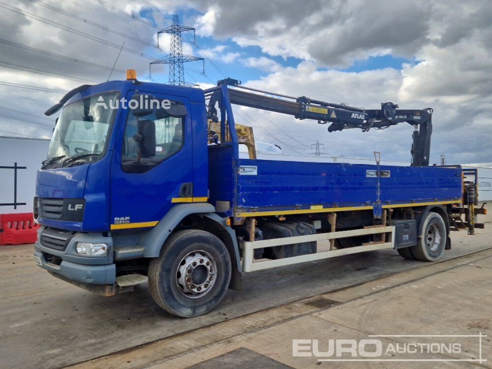 Prodaje se DAF 55.220 poluprikolicu platformu na aukciji