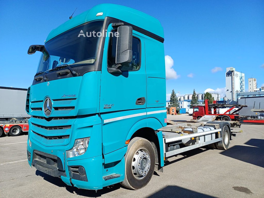 Mercedes-Benz 2013 vozilo za prevoz kontejnera