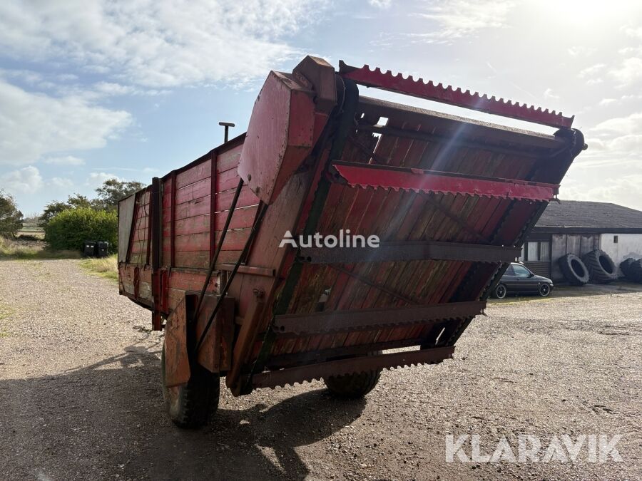 Prodaje se JF AV 40 prikolicu kiper na aukciji