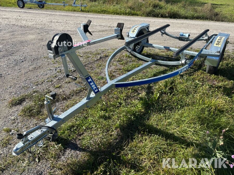 Prodaje se Tiki JS750-R prikolicu za čamac na aukciji