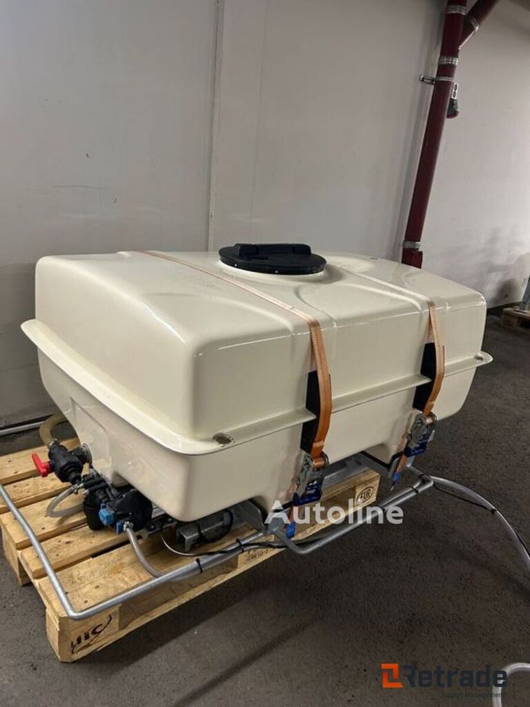 Prodaje se vanntank 600 liter med elektrisk pumpe prikolicu cisternu za vodu na aukciji