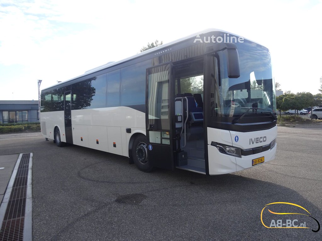 Novi IVECO New Crossway 61 seats EURO 6 ADAS turistički autobus