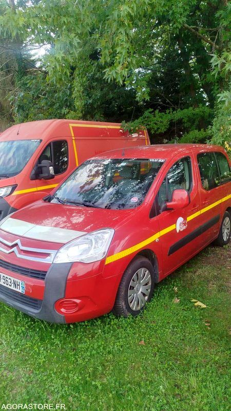 Prodaje se Citroen BERLINGO minivan na aukciji