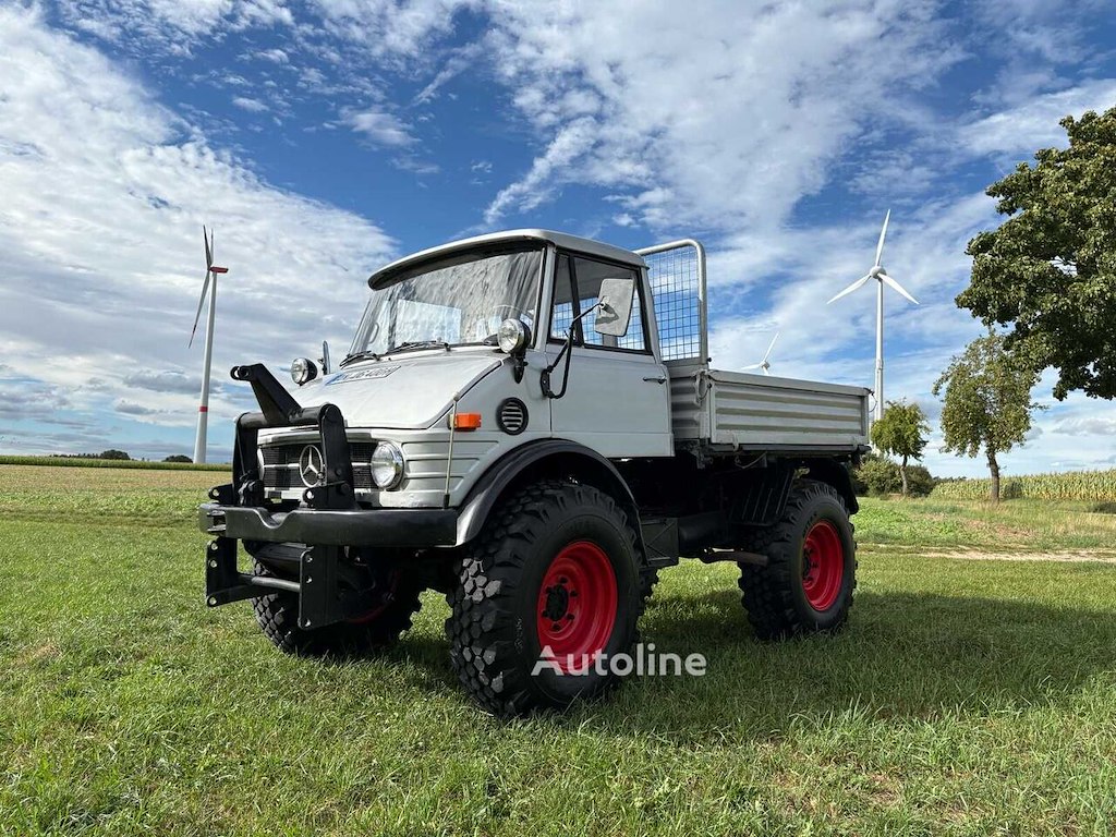 Prodaje se Daimler-Benz Unimog 403 univerzalnu komunalnu mašinu na aukciji